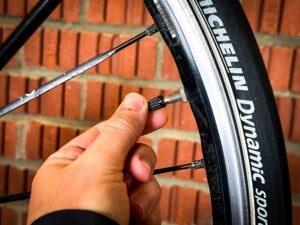 How To Use A Presta Valve Adapter [Step-by-step Guide & Video]